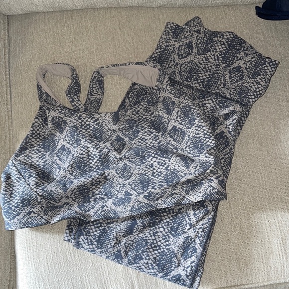 Athleta | Pants & Jumpsuits | Athleta Set Large Python Print Workout ...
